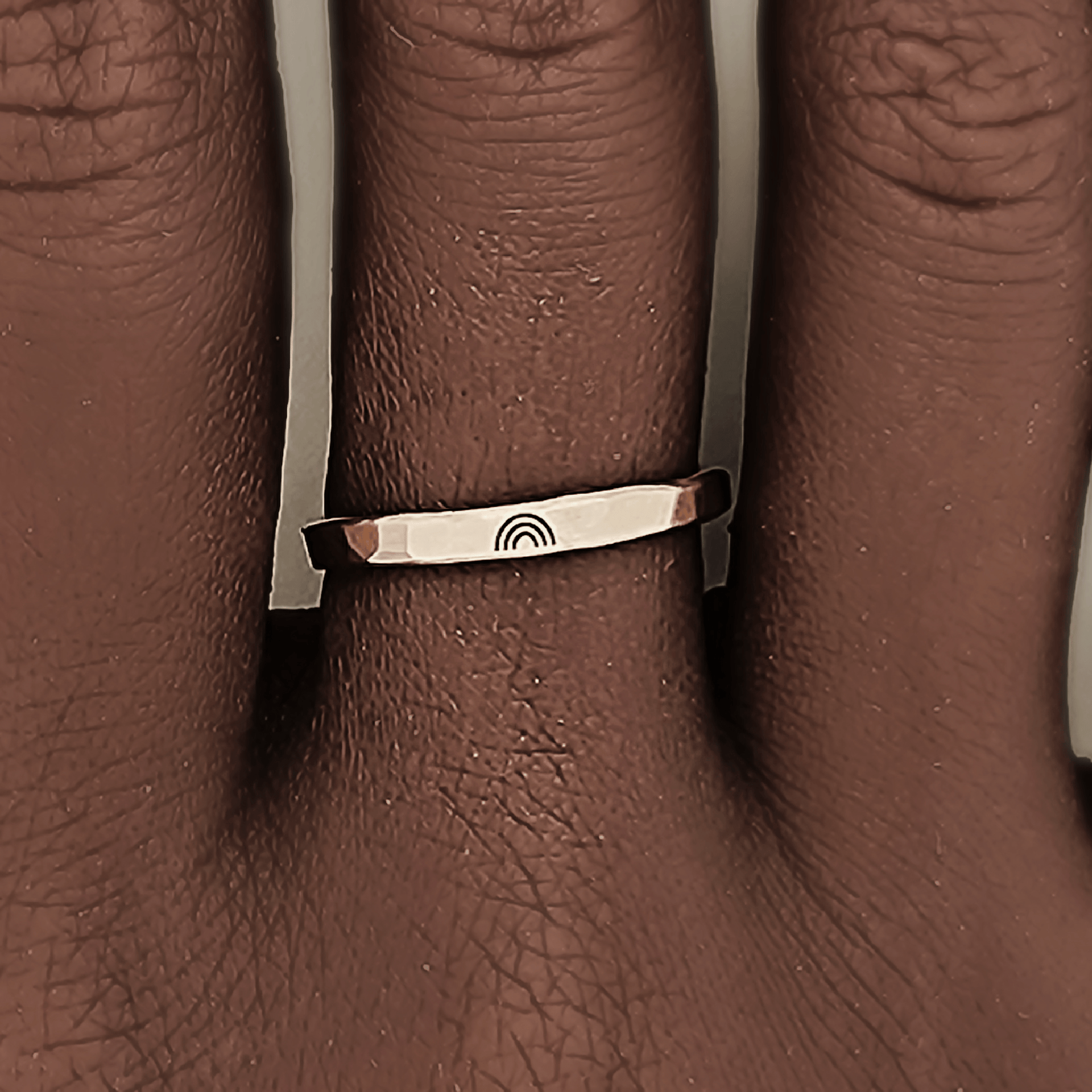 Engraved Symbol Ring: Personalize Your Style Today